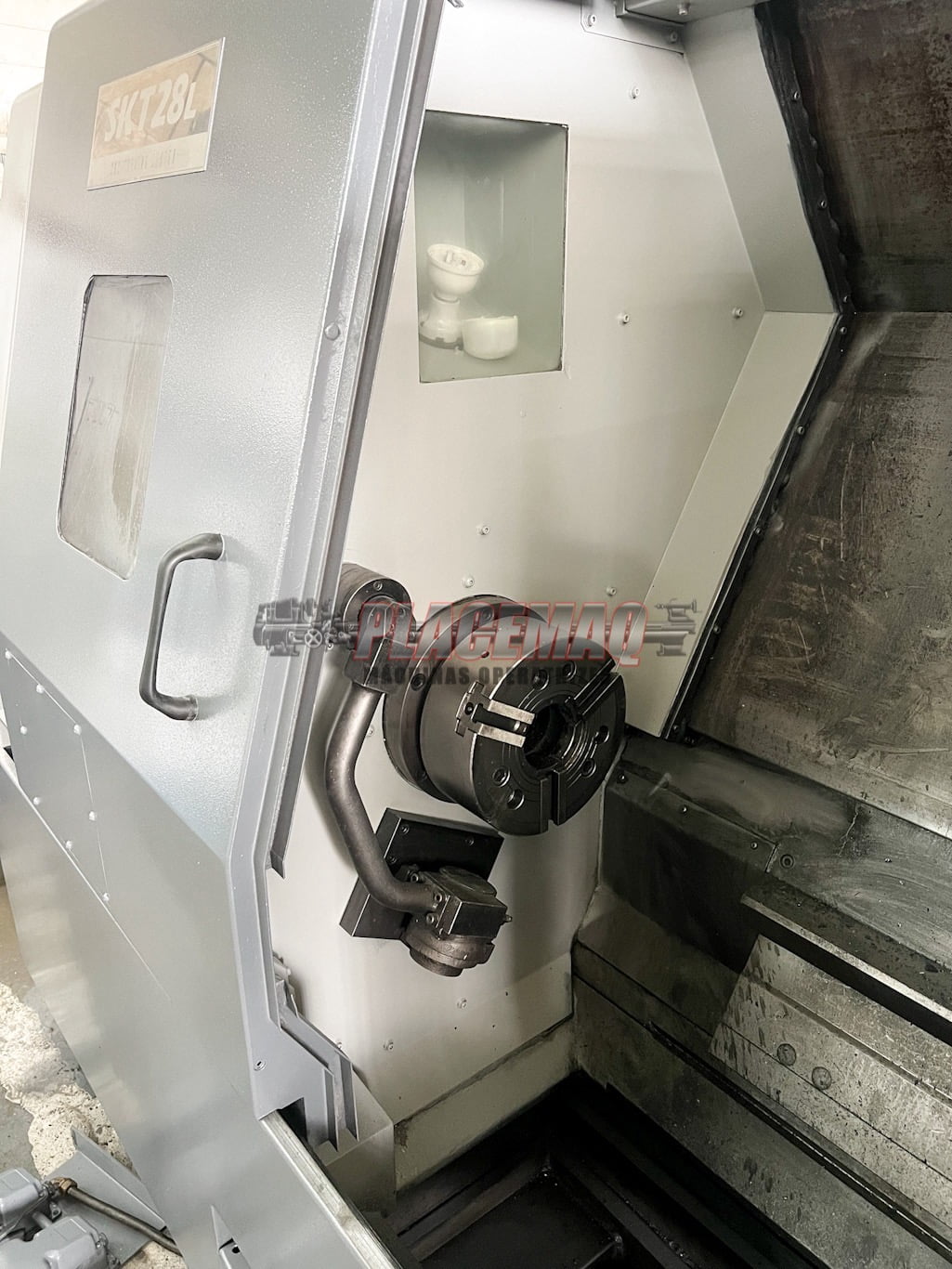 TORNO CNC HYUNDAI SKT 28L - 590X1070MM - 2008