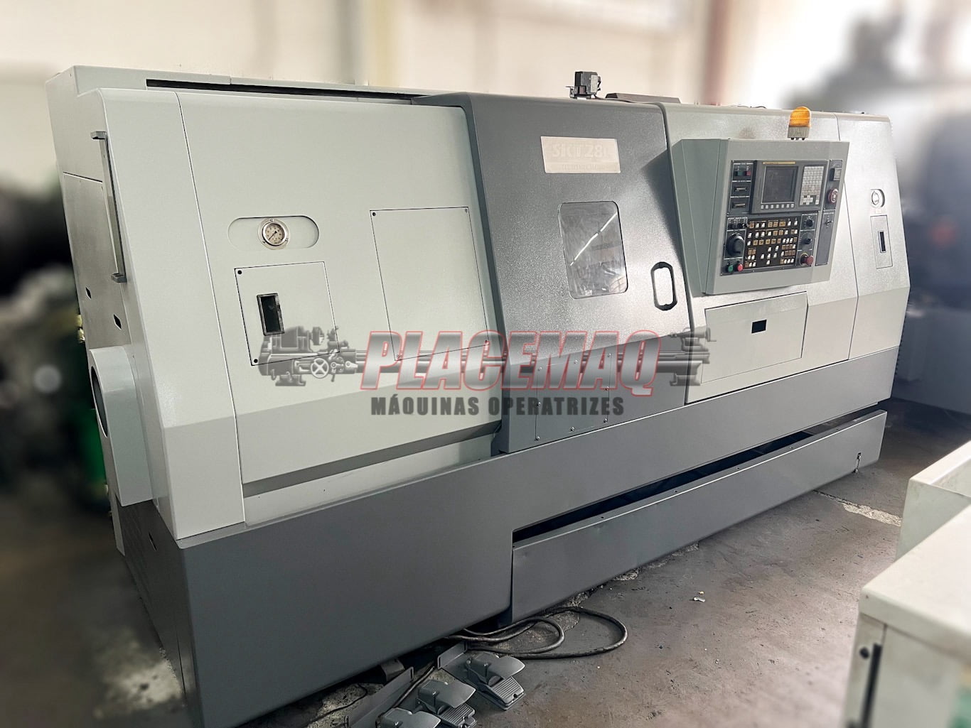 TORNO CNC HYUNDAI SKT 28L - 590X1070MM - 2008