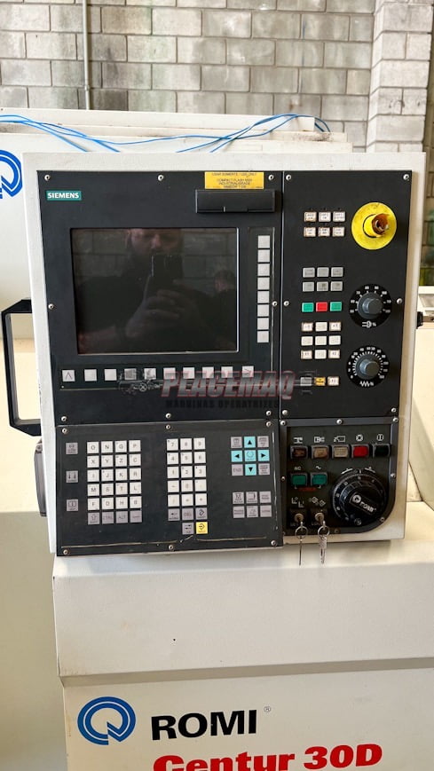 TORNO CNC ROMI CENTUR 30D - 2006